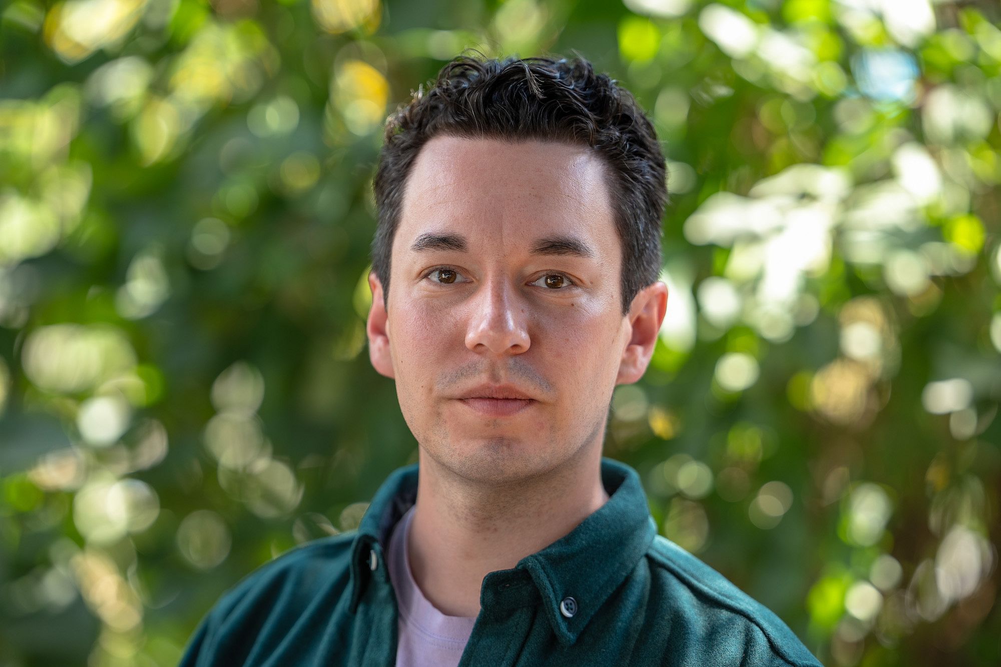 Aaron Leon - About - Independent Curators International