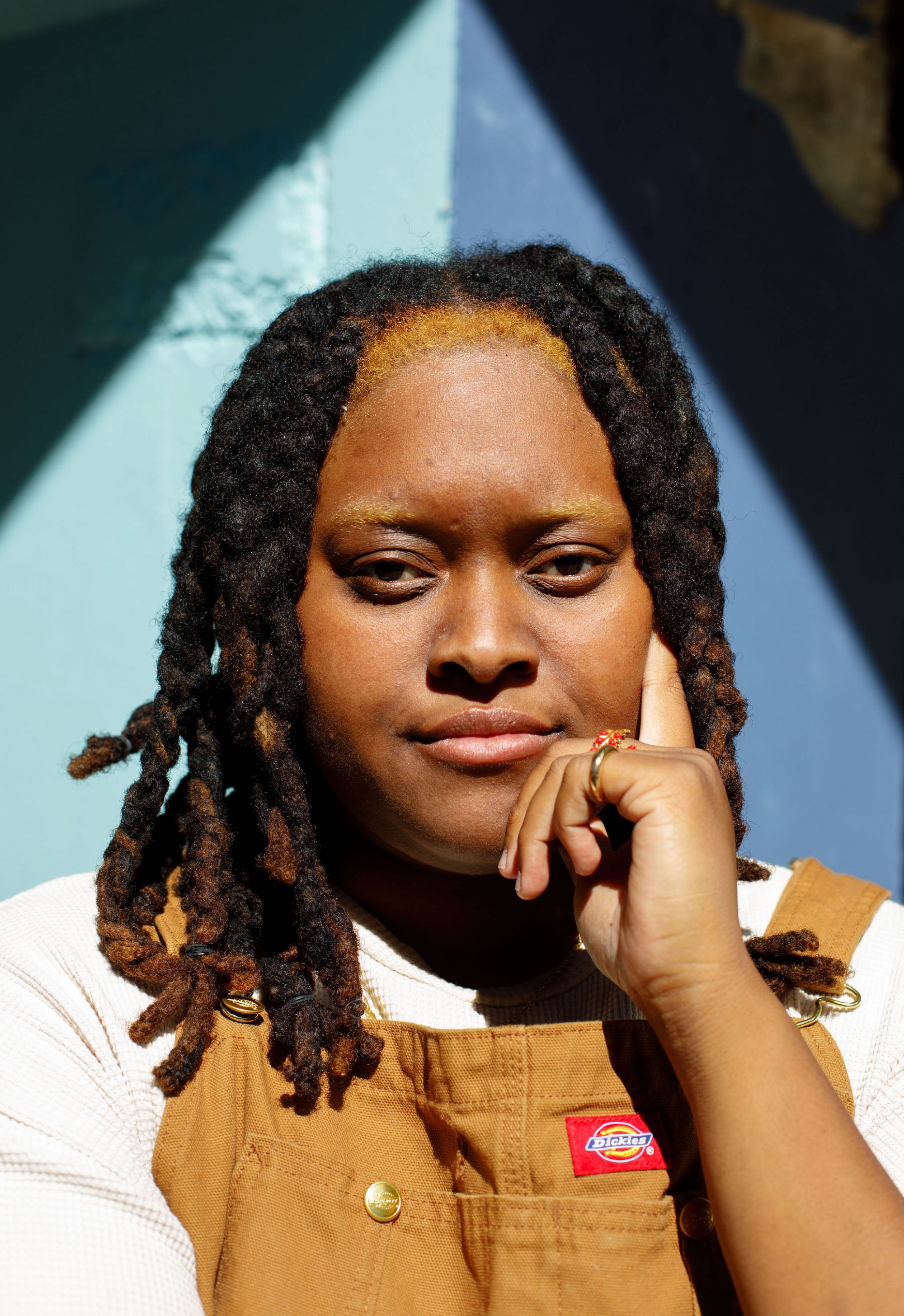 Bri Robinson - About - Independent Curators International