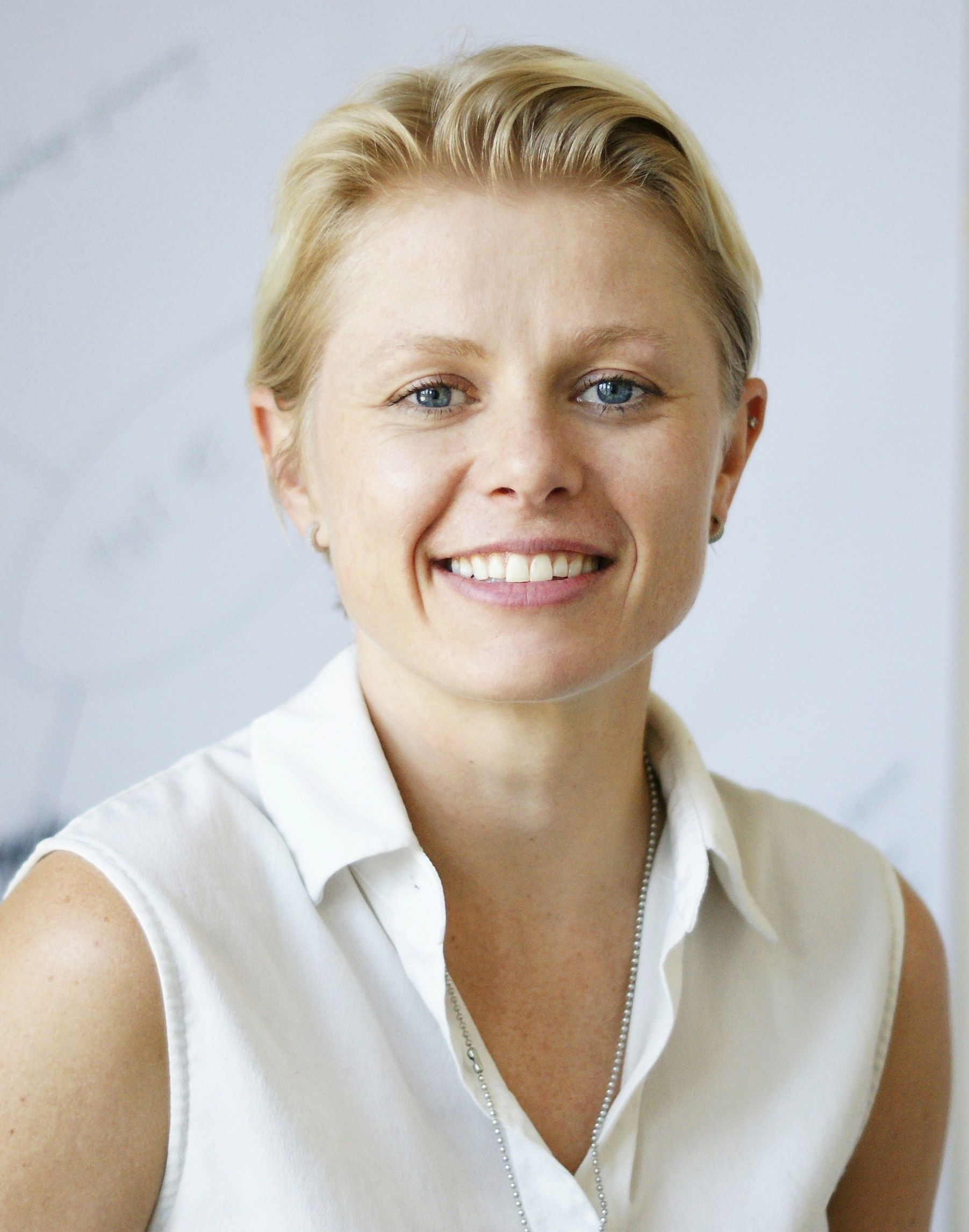 Claire Breukel - About - Independent Curators International