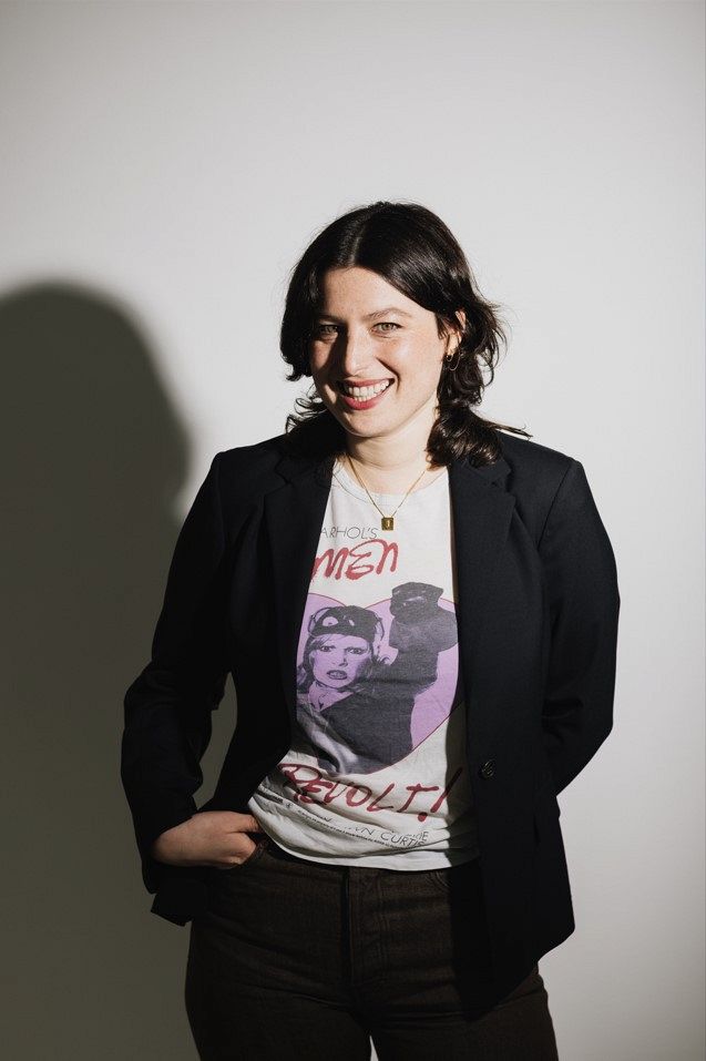 Isabel Casso - About - Independent Curators International