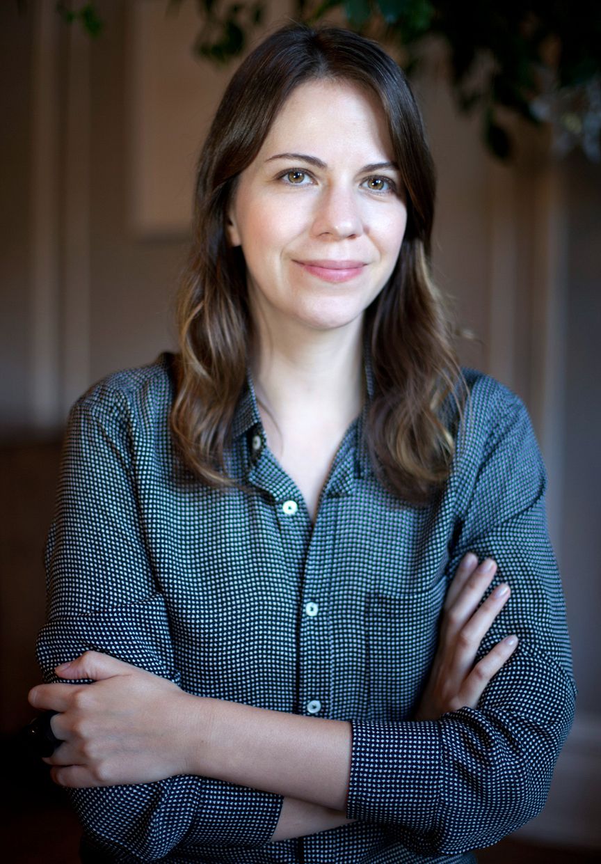 Kari Conte - About - Independent Curators International