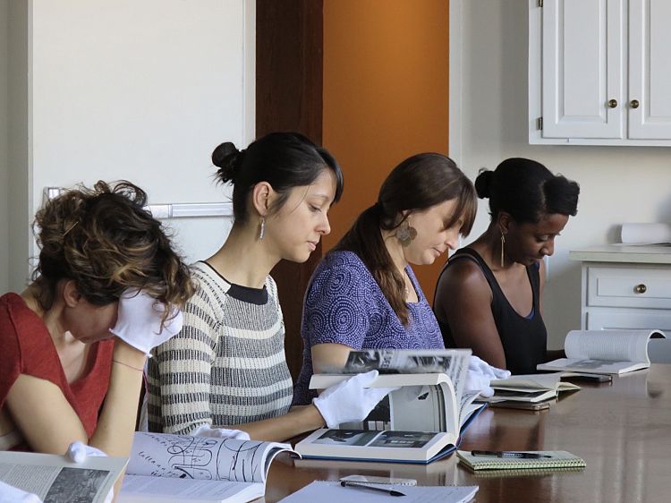 Independent Curators International (ICI)