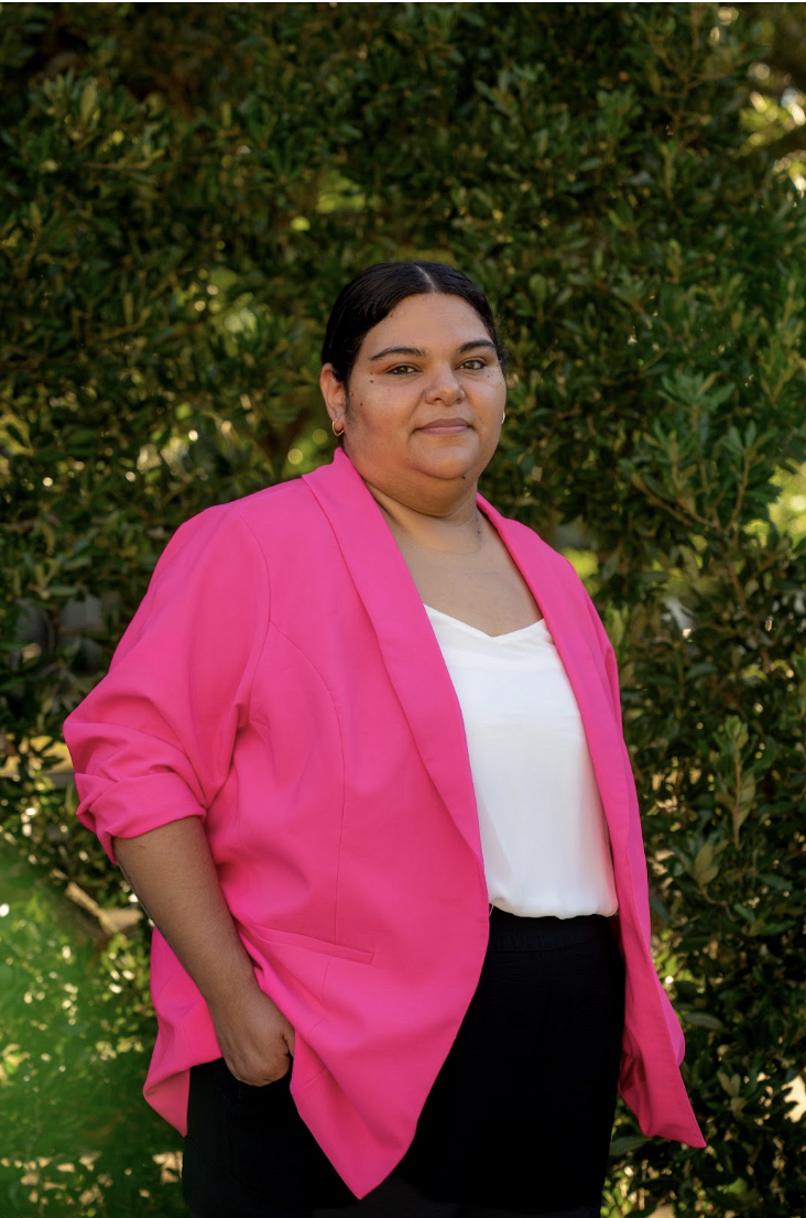 Ashley DeHoyos Sauder - About - Independent Curators International