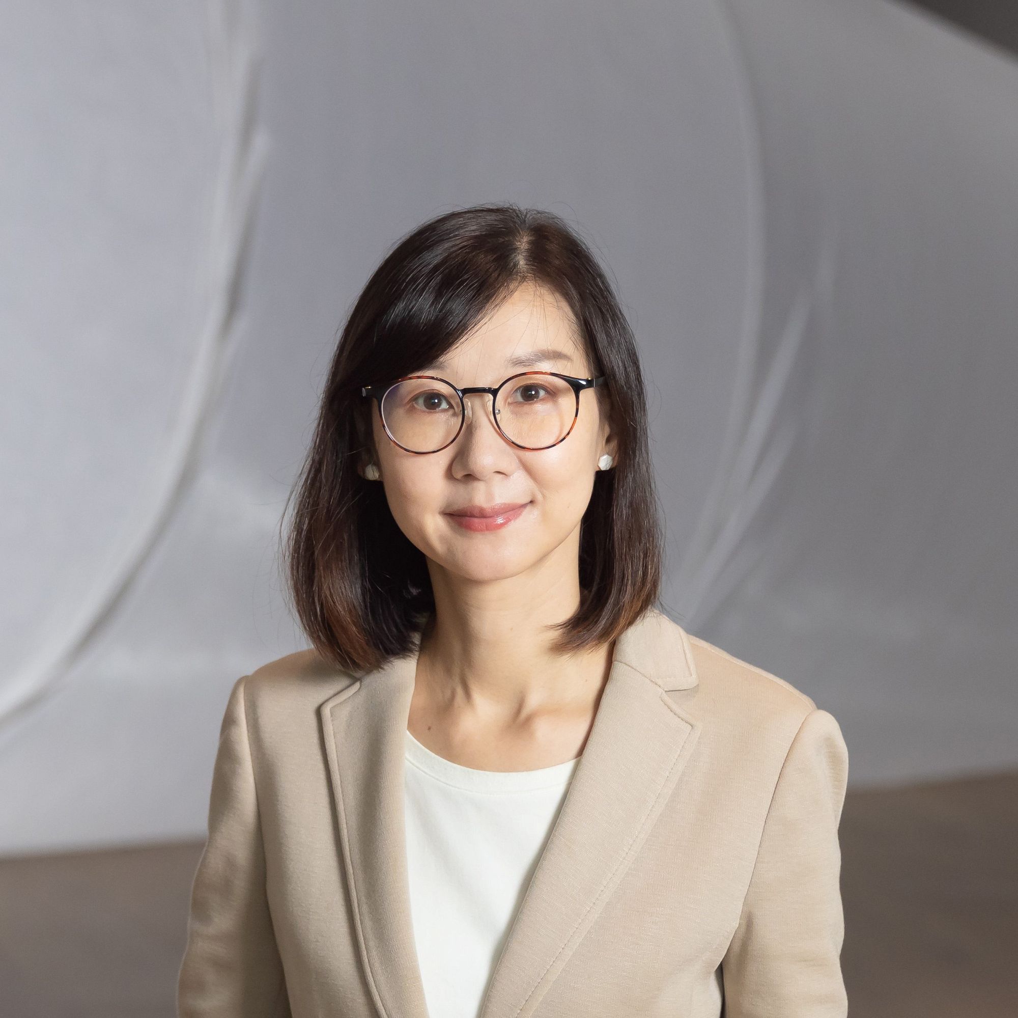 Shan Shan Huang - About - Independent Curators International
