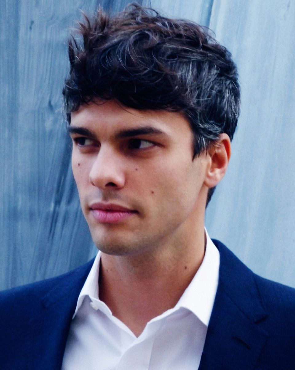 Simon Castets - About - Independent Curators International